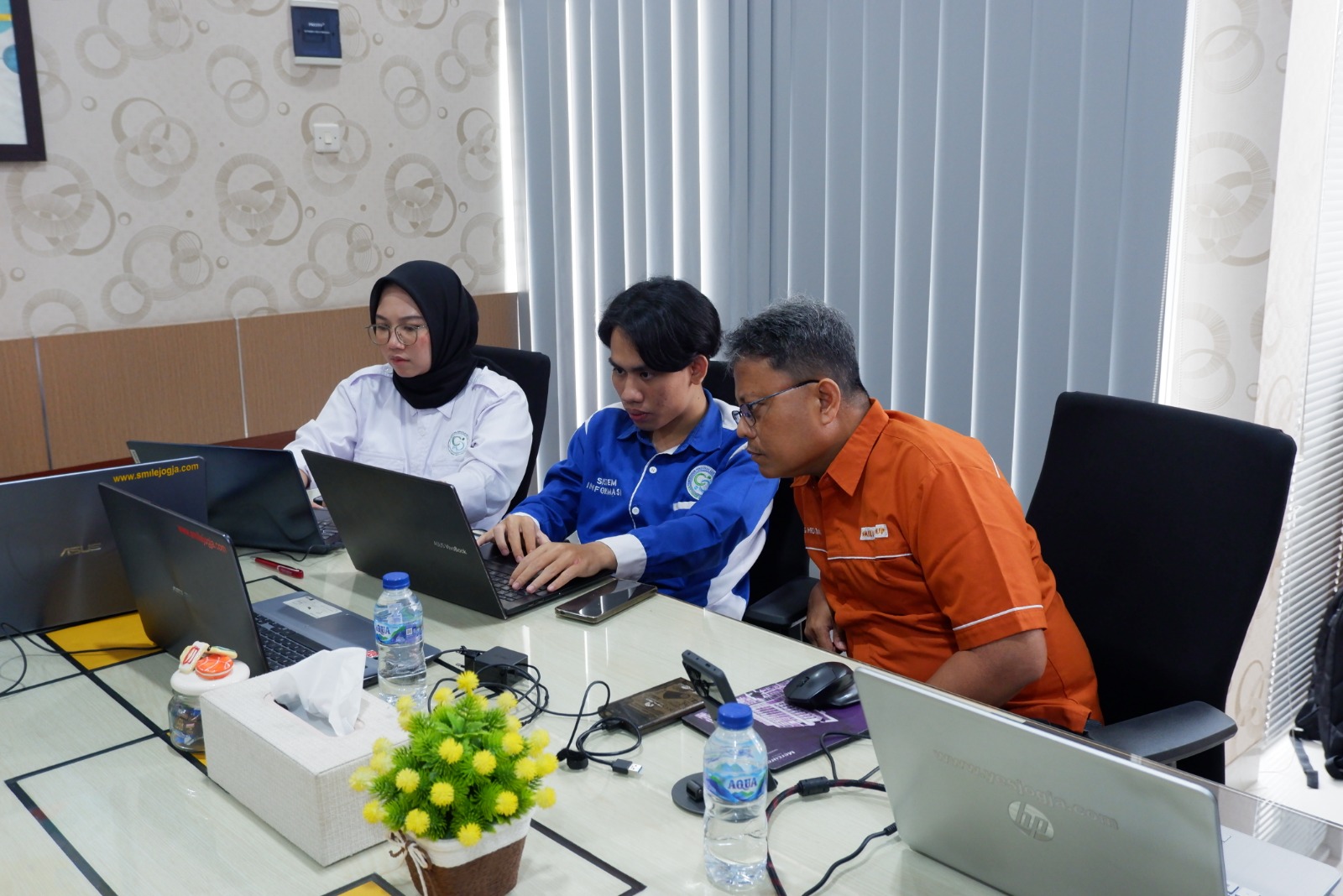 Pelatihan Jaringan – Universitas Airlangga Pelatihan Administrasi Jaringan Linux - Bimbingan ...